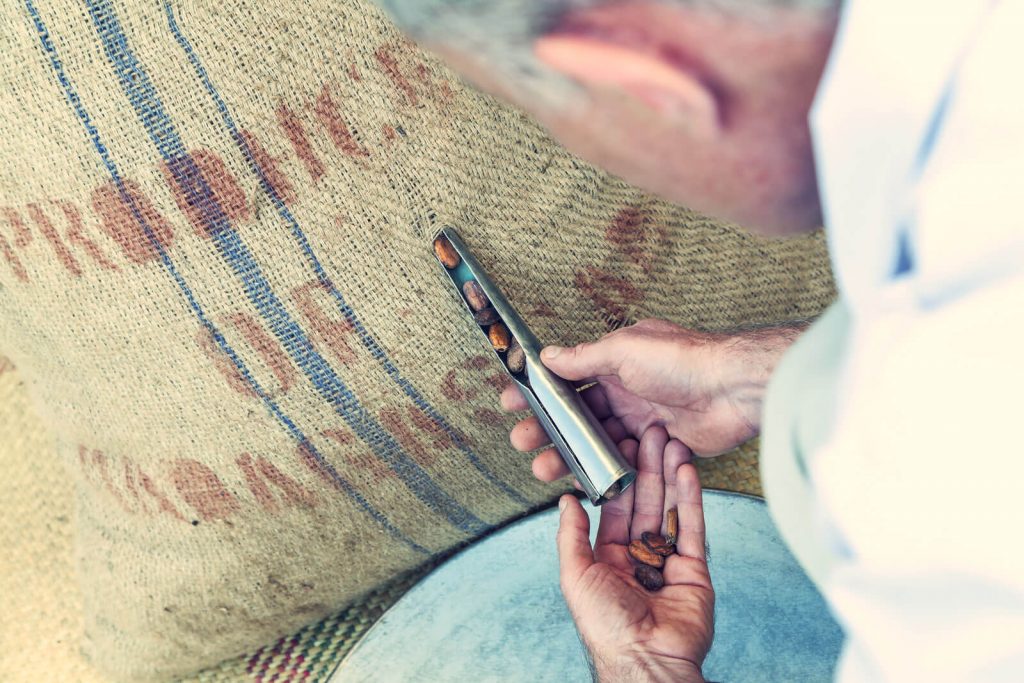 Bean to bar - Menakao Madagascar Chocolate